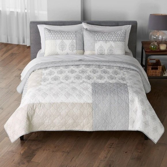 Sonoma | Bedding | King Silver White Kamala Print Modern Reversible ...